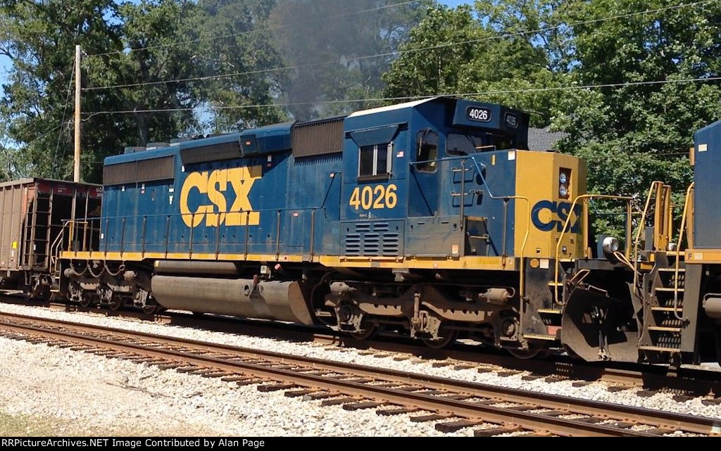 CSX SD40-3 4026 smoking like an Alco